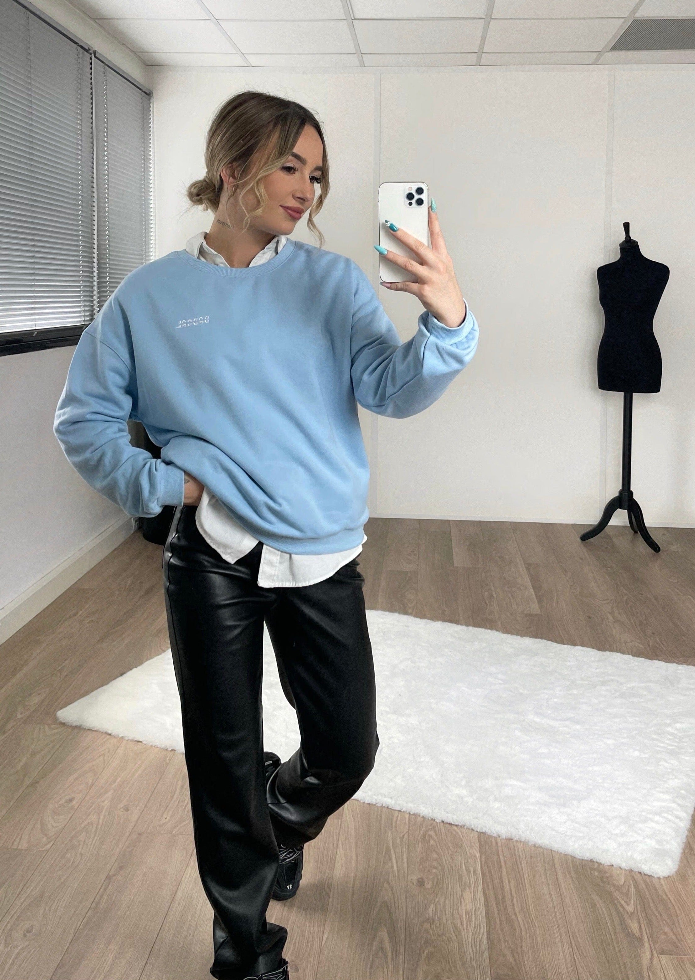 Pull Badgal bleu – BADGAL COLLECTION